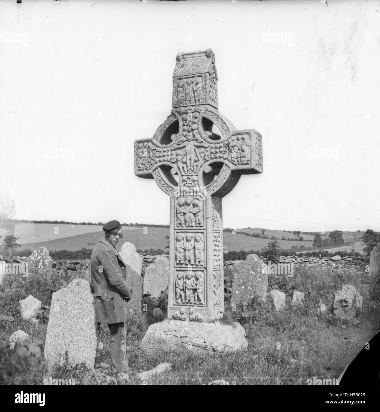 Early medieval high cross hi-res stock photography and images - Alamy