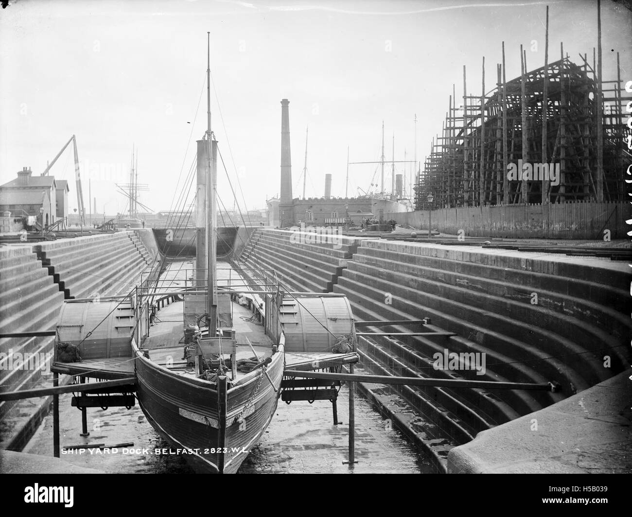 Old belfast Black and White Stock Photos & Images - Alamy