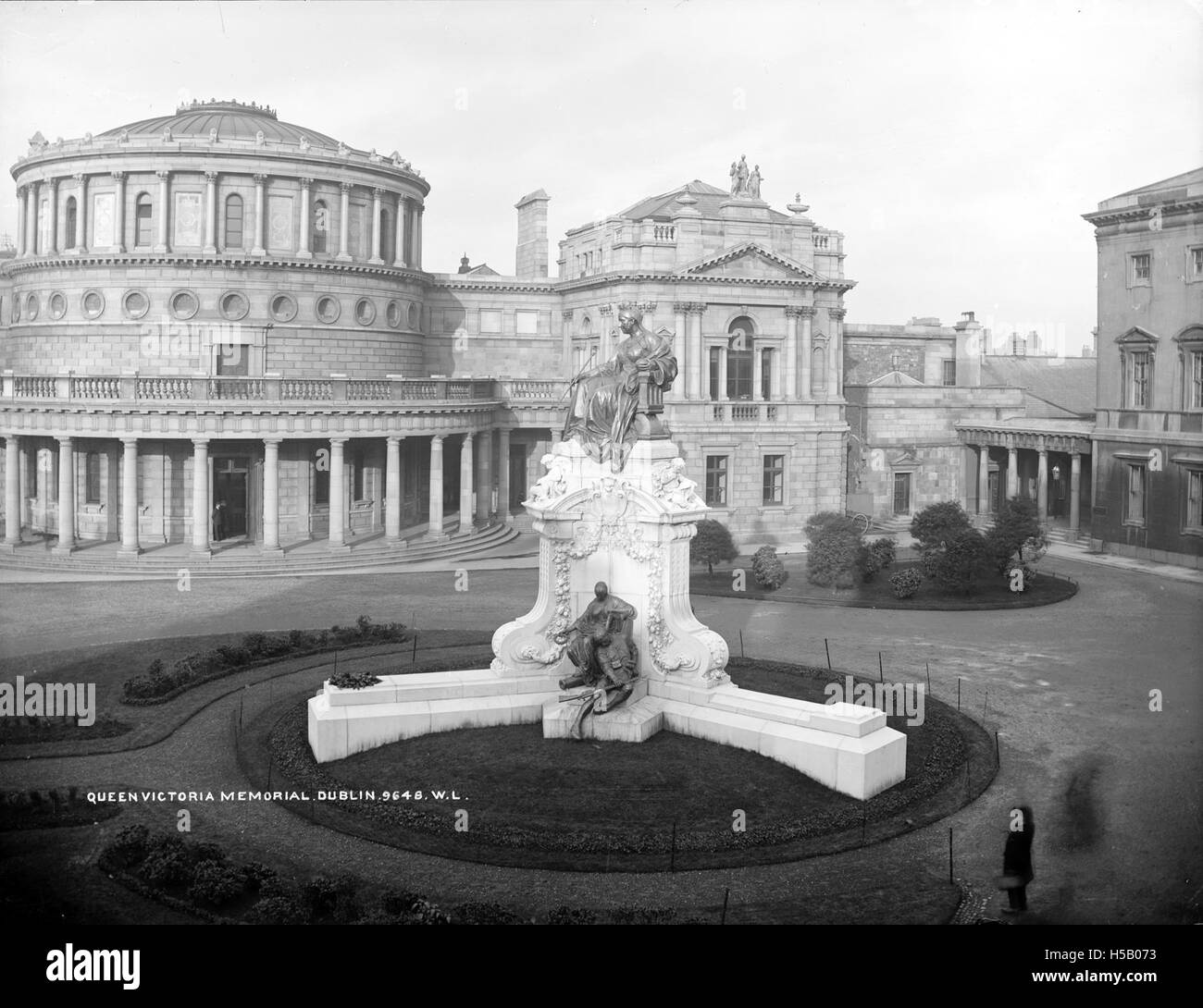 Victorian library hi-res stock photography and images - Alamy