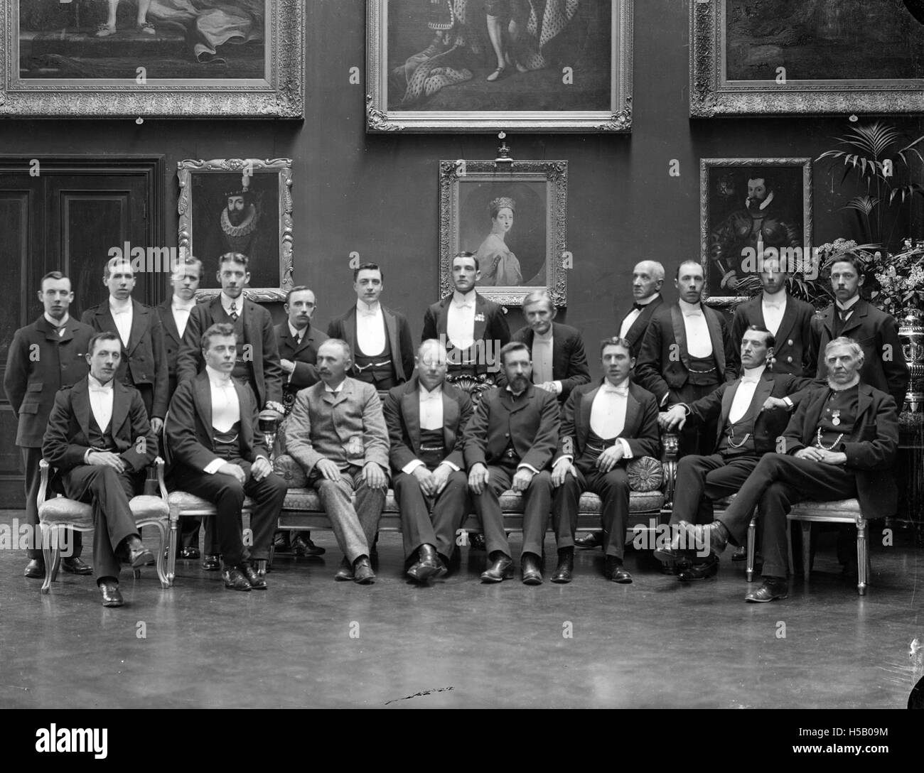 Staff servant domestic hi-res stock photography and images - Alamy