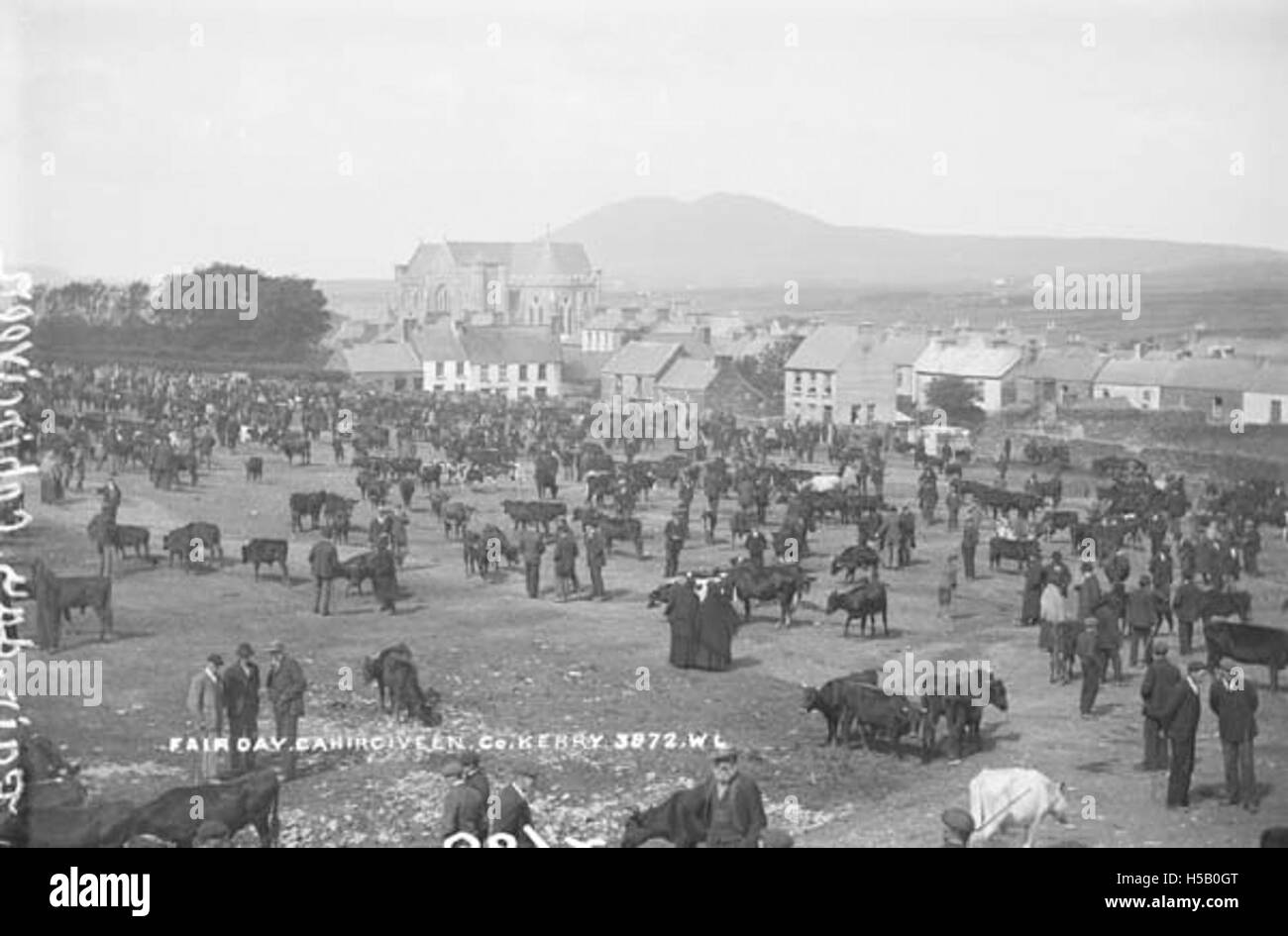 Cahirciveen hi-res stock photography and images - Alamy