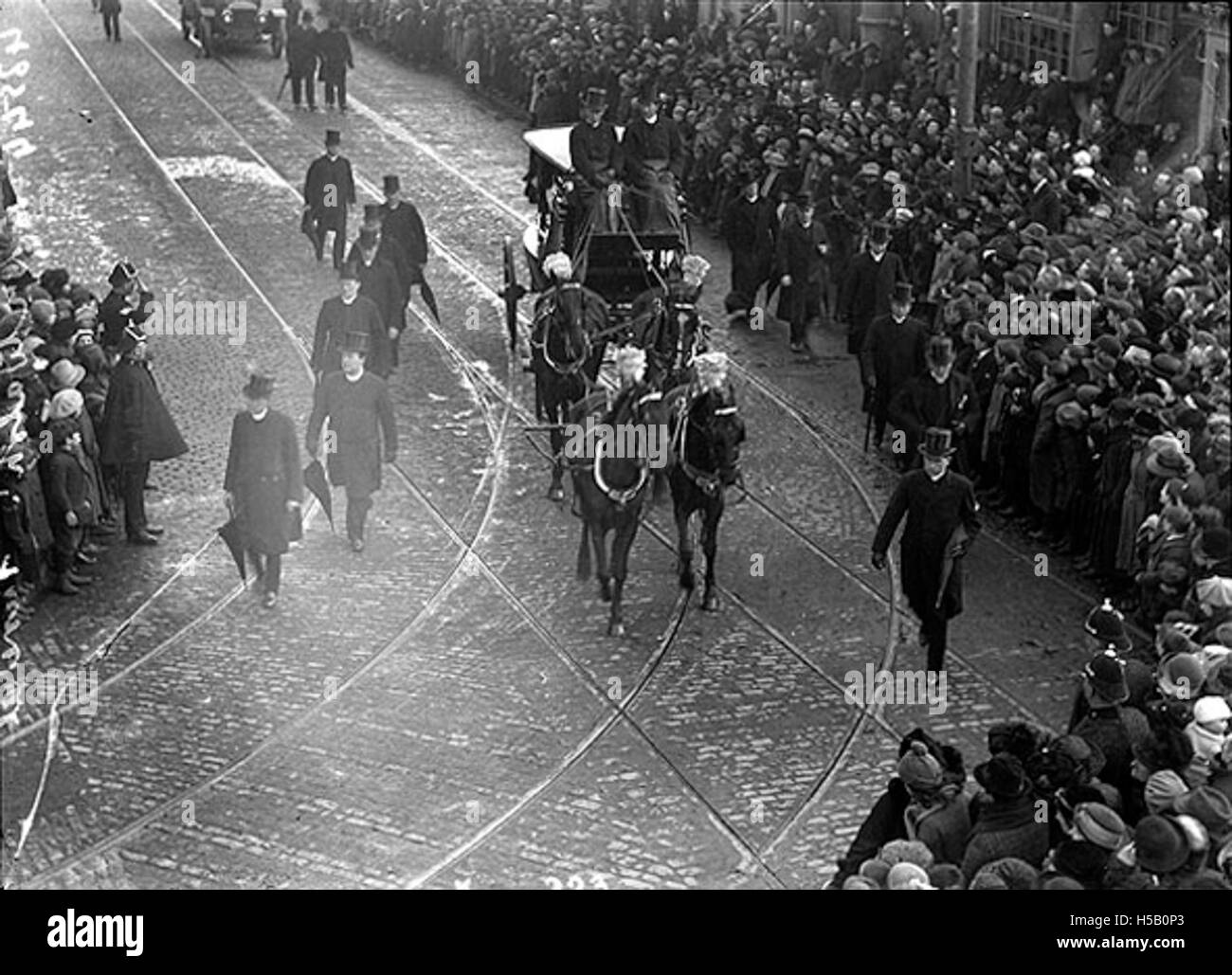 Funeral procession of Dr. Walsh, Archbishop of Dublin, hearse en route ...
