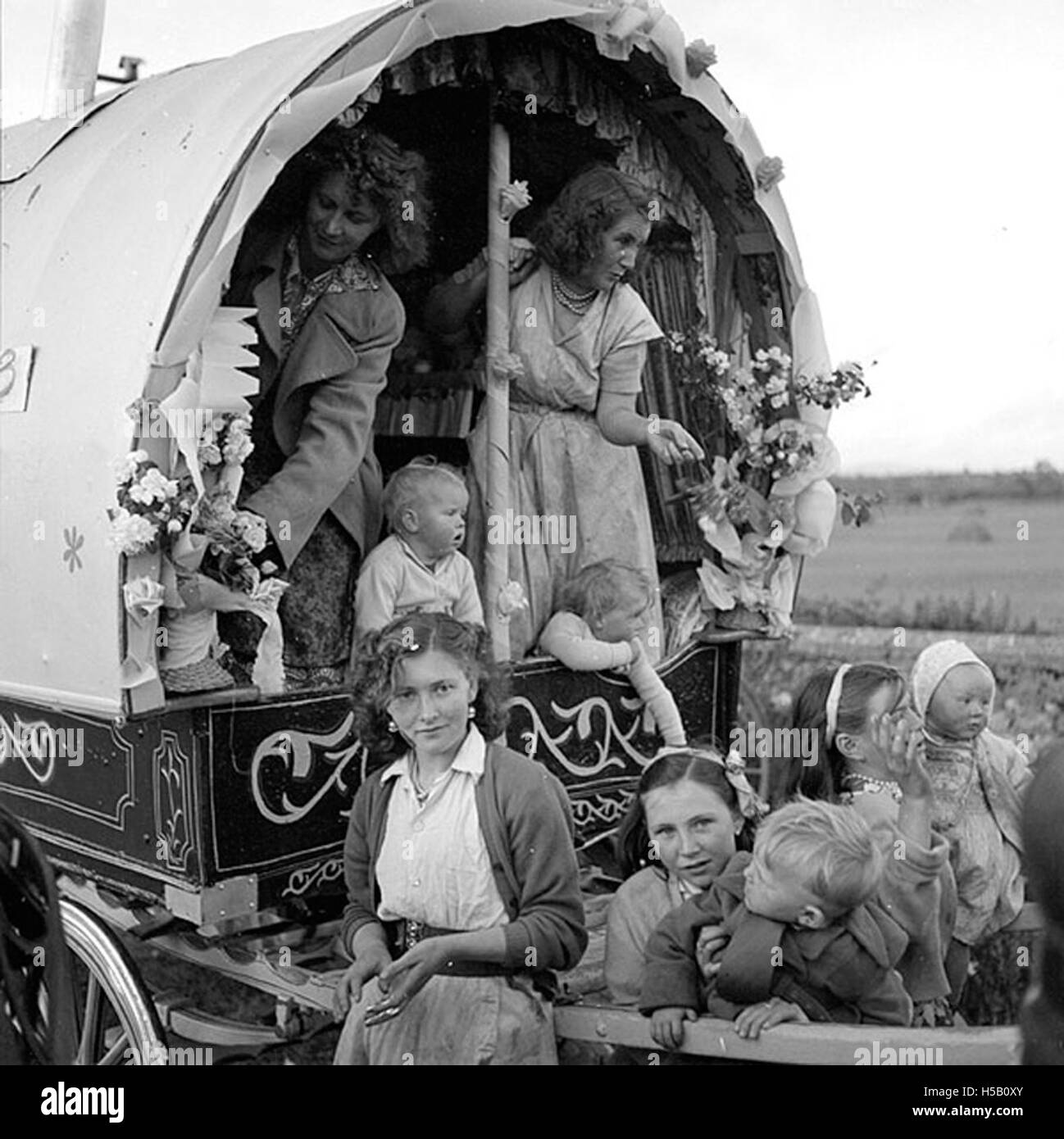 Showcasing cultural craftsmanship Black and White Stock Photos & Images ...