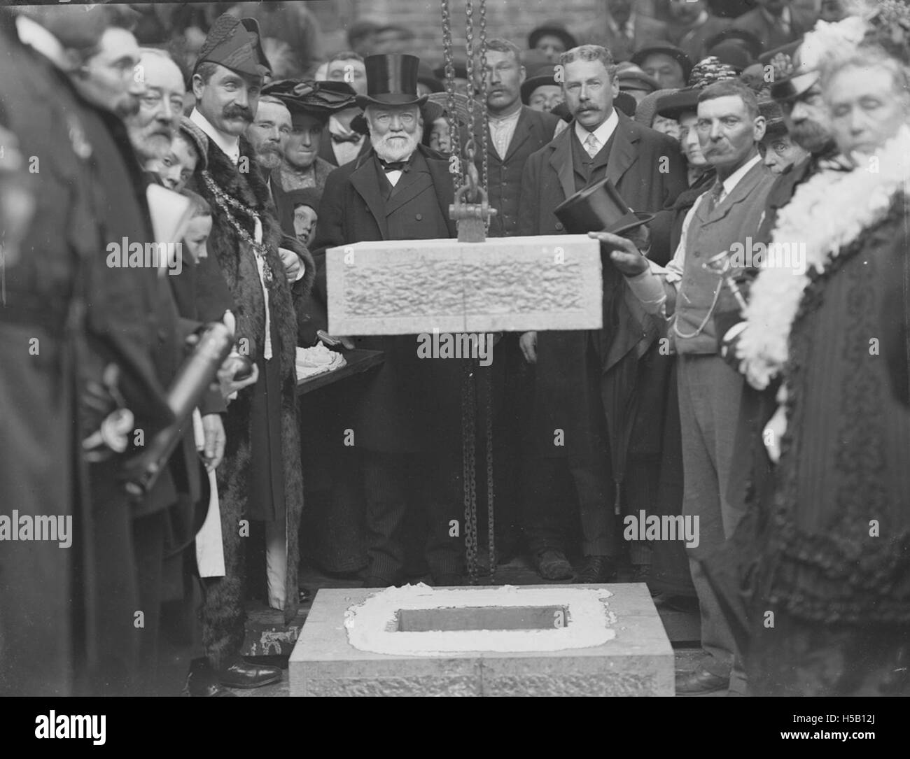 On October 19, 1903, the Wright brothers made their first successful ...