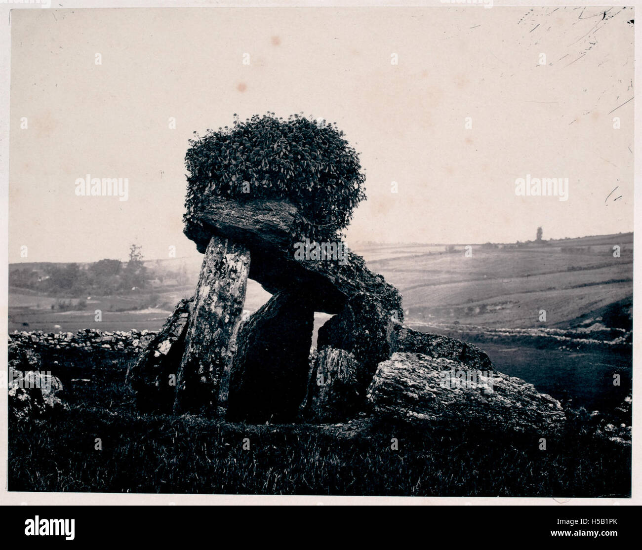 Part ancient megalithic tomb hi-res stock photography and images - Alamy