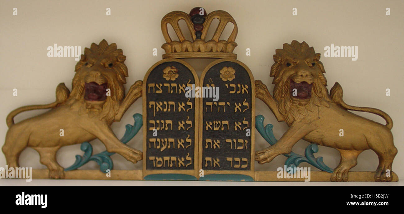Plaque depicting lions supporting tablets of the law Stock Photo - Alamy