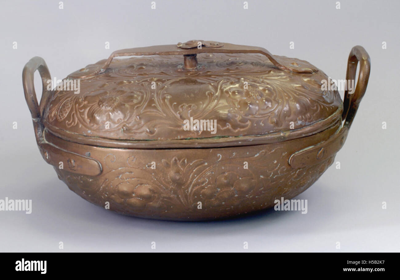 Cholent pot hi-res stock photography and images - Alamy