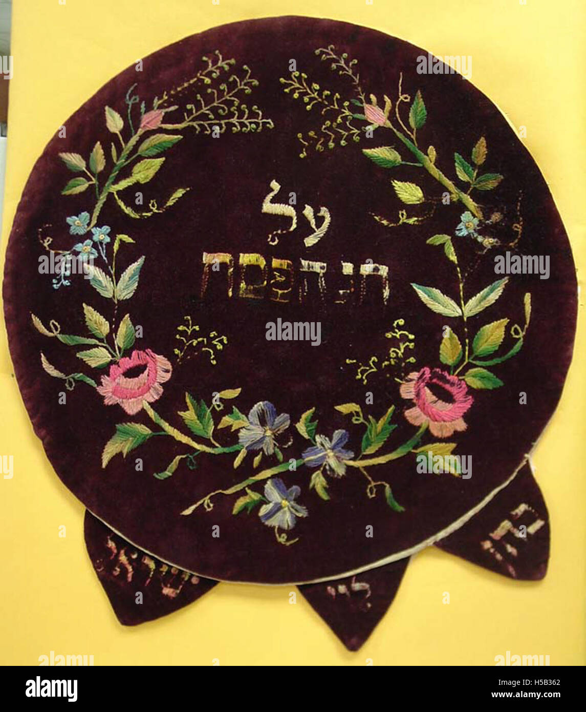 Matzah Cover High Resolution Stock Photography and Images - Alamy