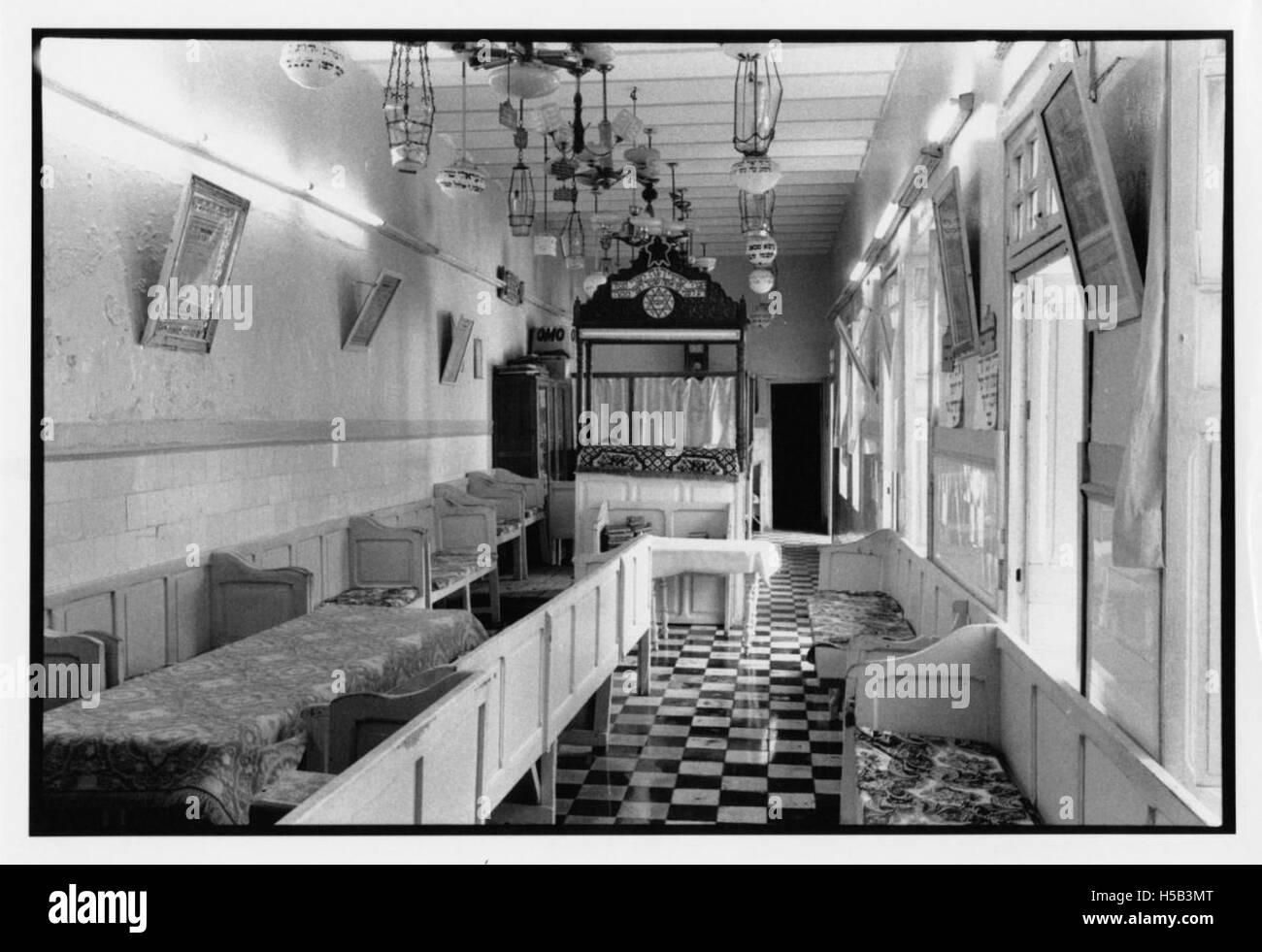 No caption available for this title. Further information is required to ...