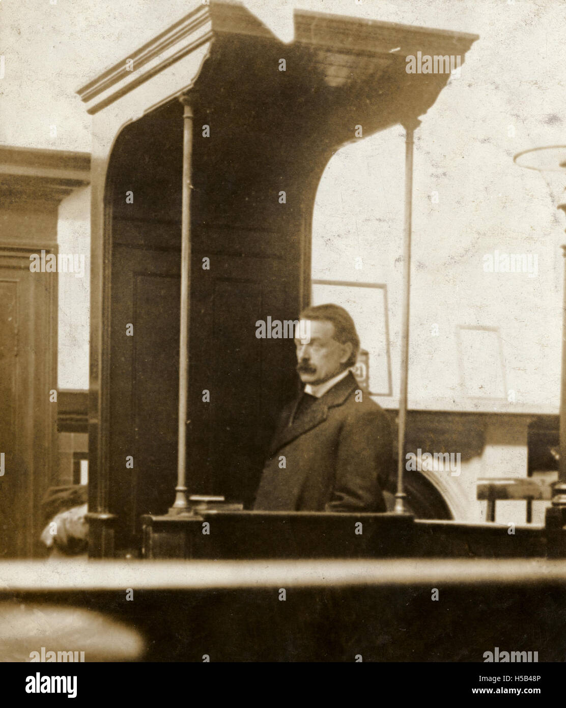 Witness box hi-res stock photography and images - Alamy