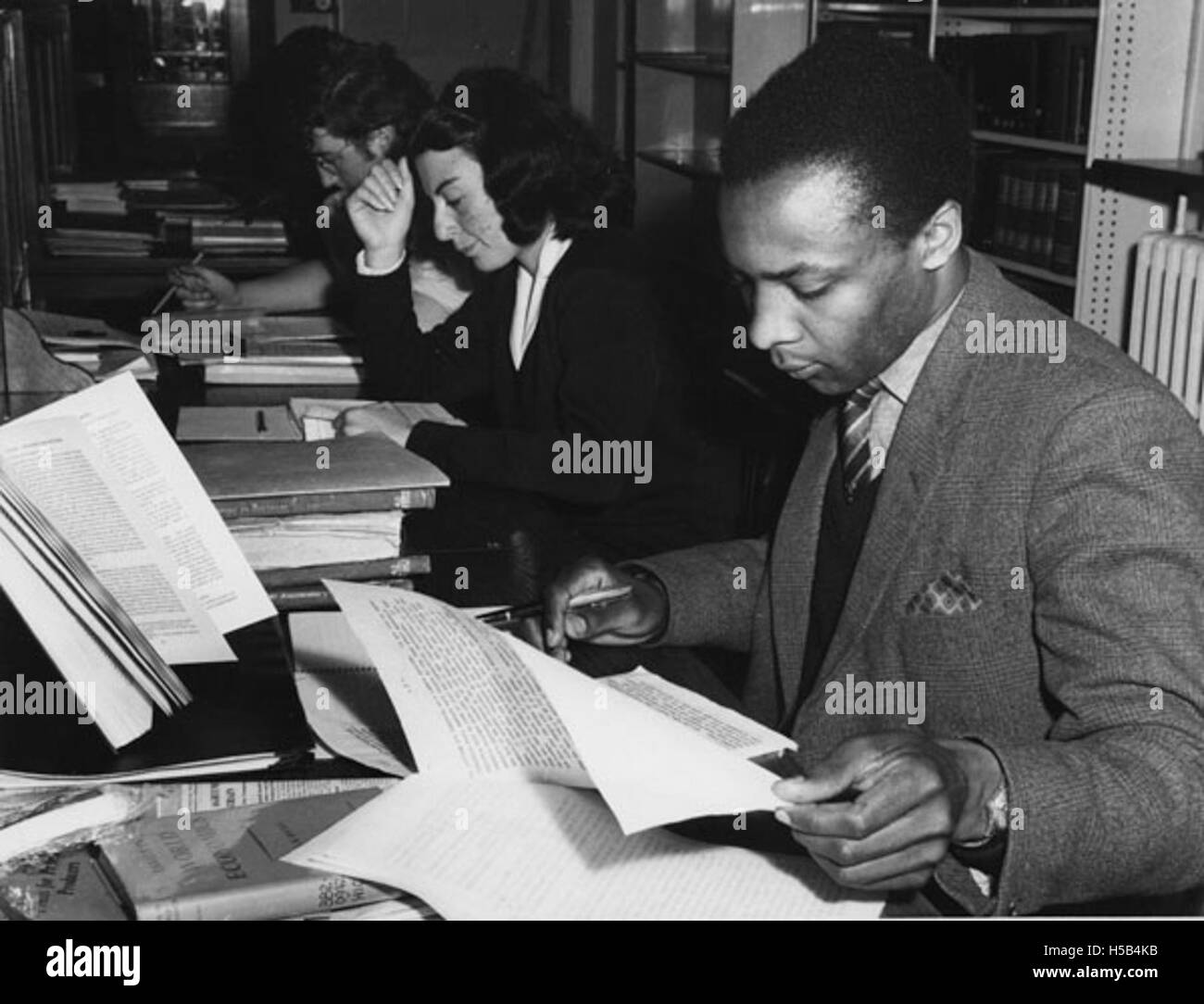 Reading history hi-res stock photography and images - Alamy