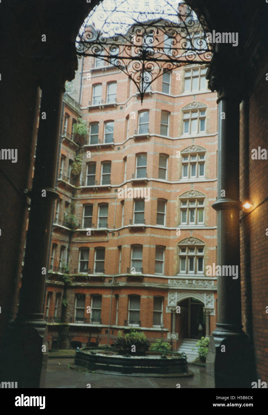 1990s london street hi-res stock photography and images - Alamy