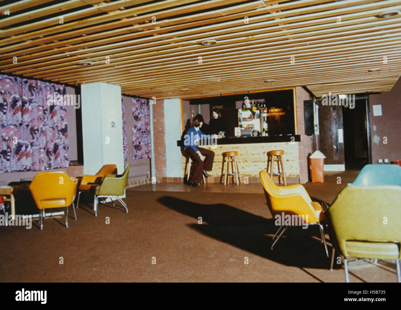 1970s bar hi-res stock photography and images - Alamy