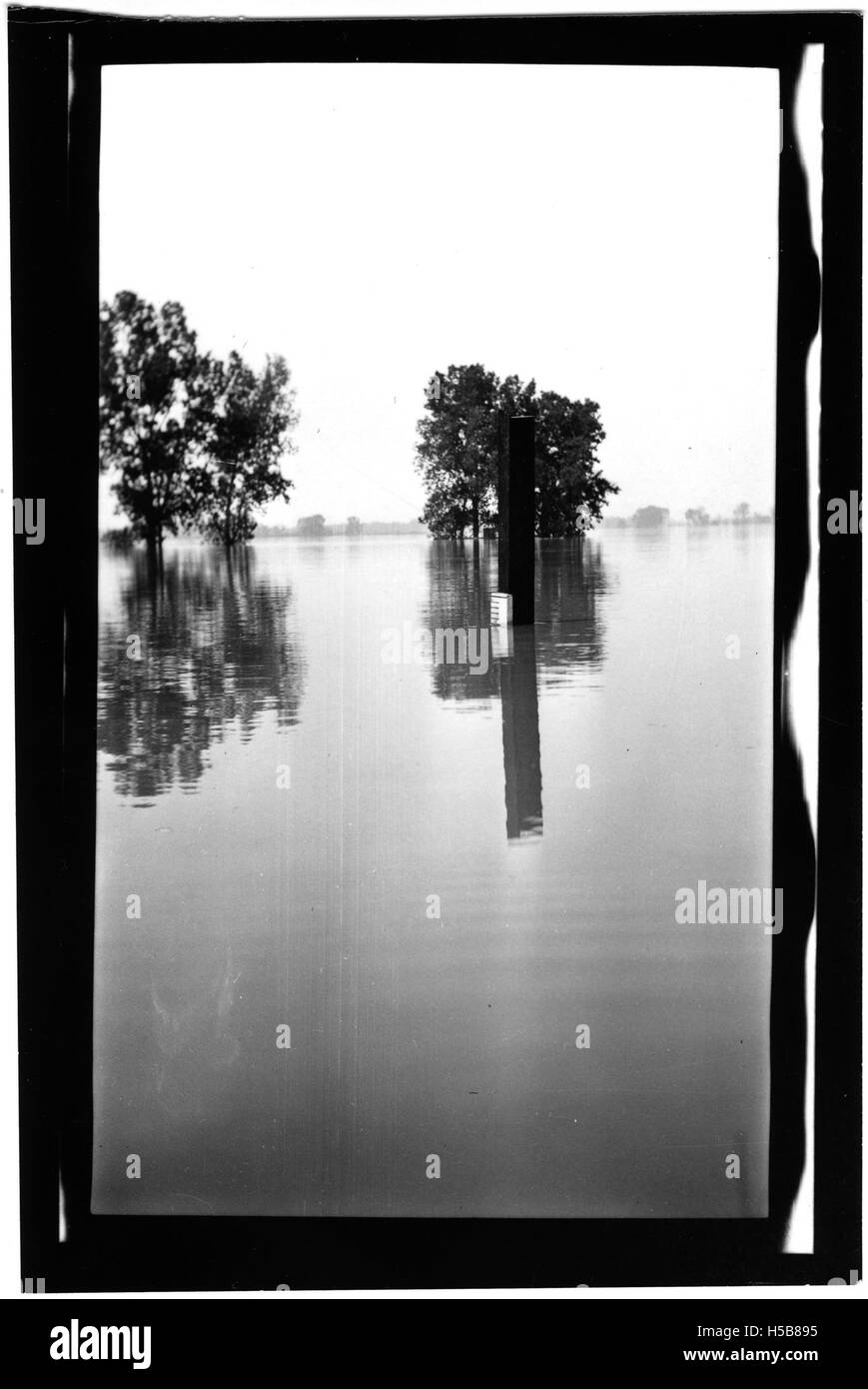Measurement in water Black and White Stock Photos & Images - Alamy