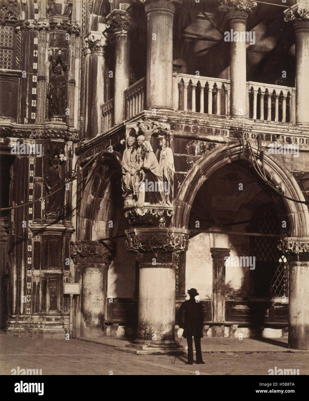 The image shows the angle of the portico of the Ducal Palace in Venice ...