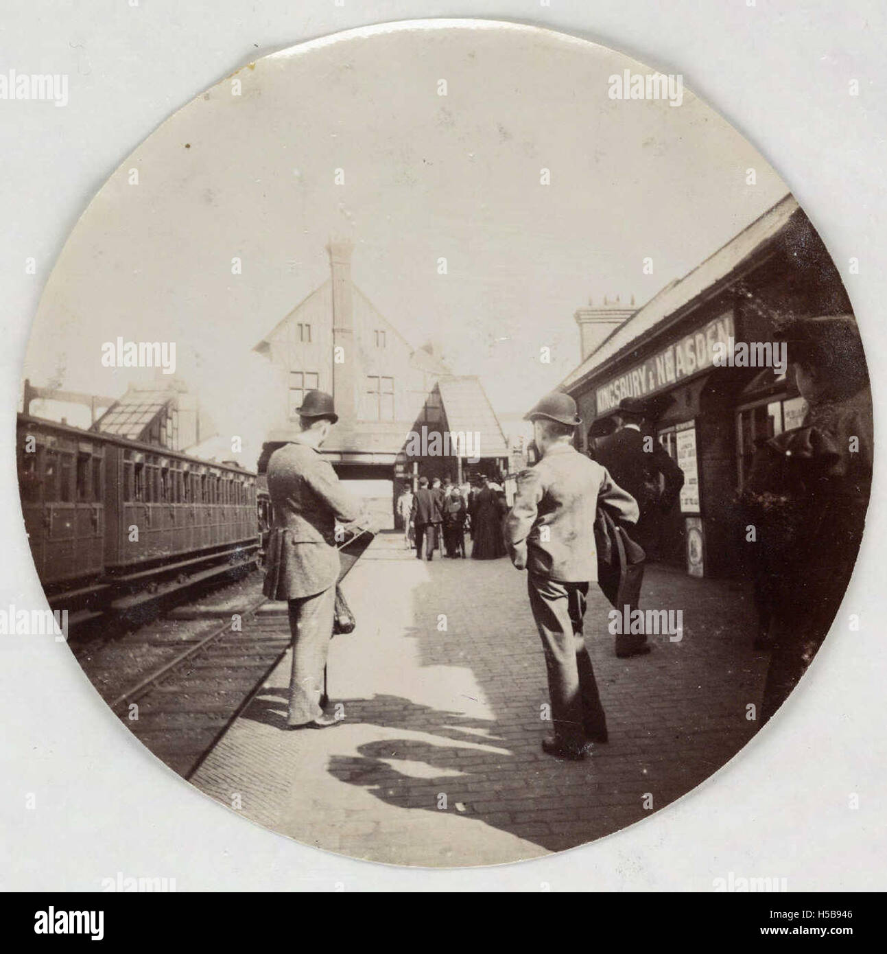 Neasden station hi-res stock photography and images - Alamy