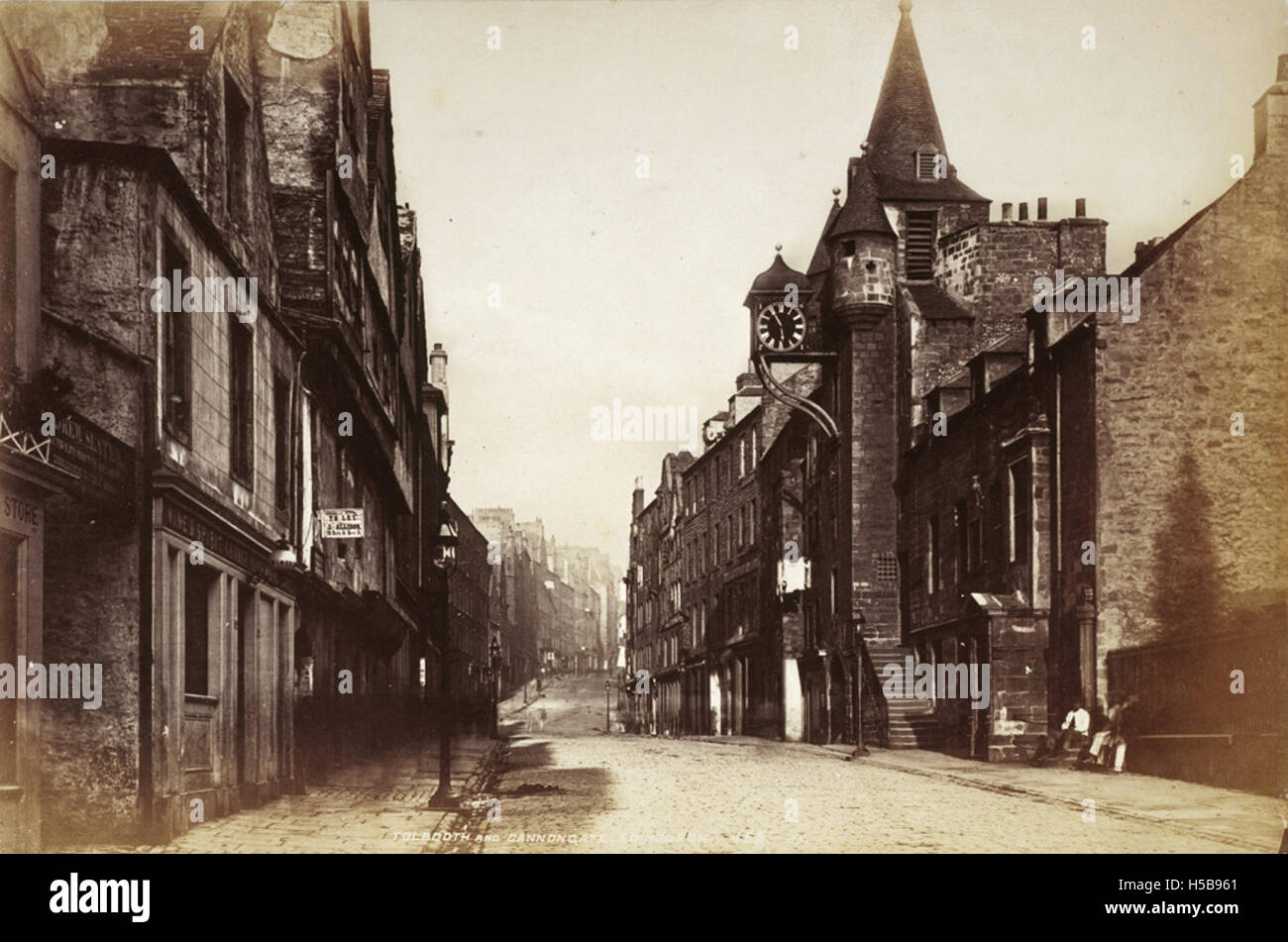 Canongate edinburgh hi-res stock photography and images - Alamy