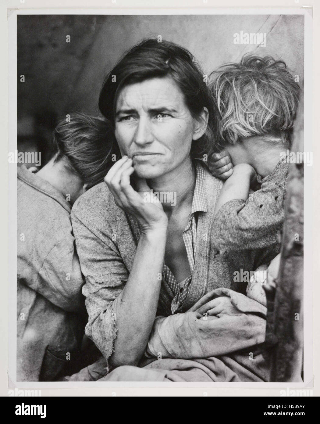 Migrant mother hi-res stock photography and images - Alamy