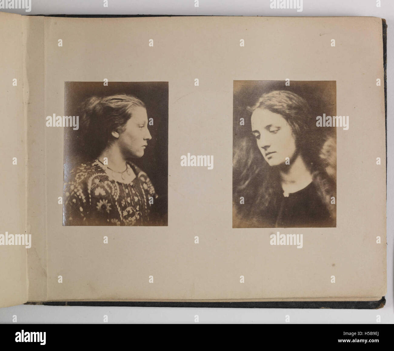 Right; Sappho (Mary Hillier), 1865. Left; The Wild Flower (Mary Ryan ...