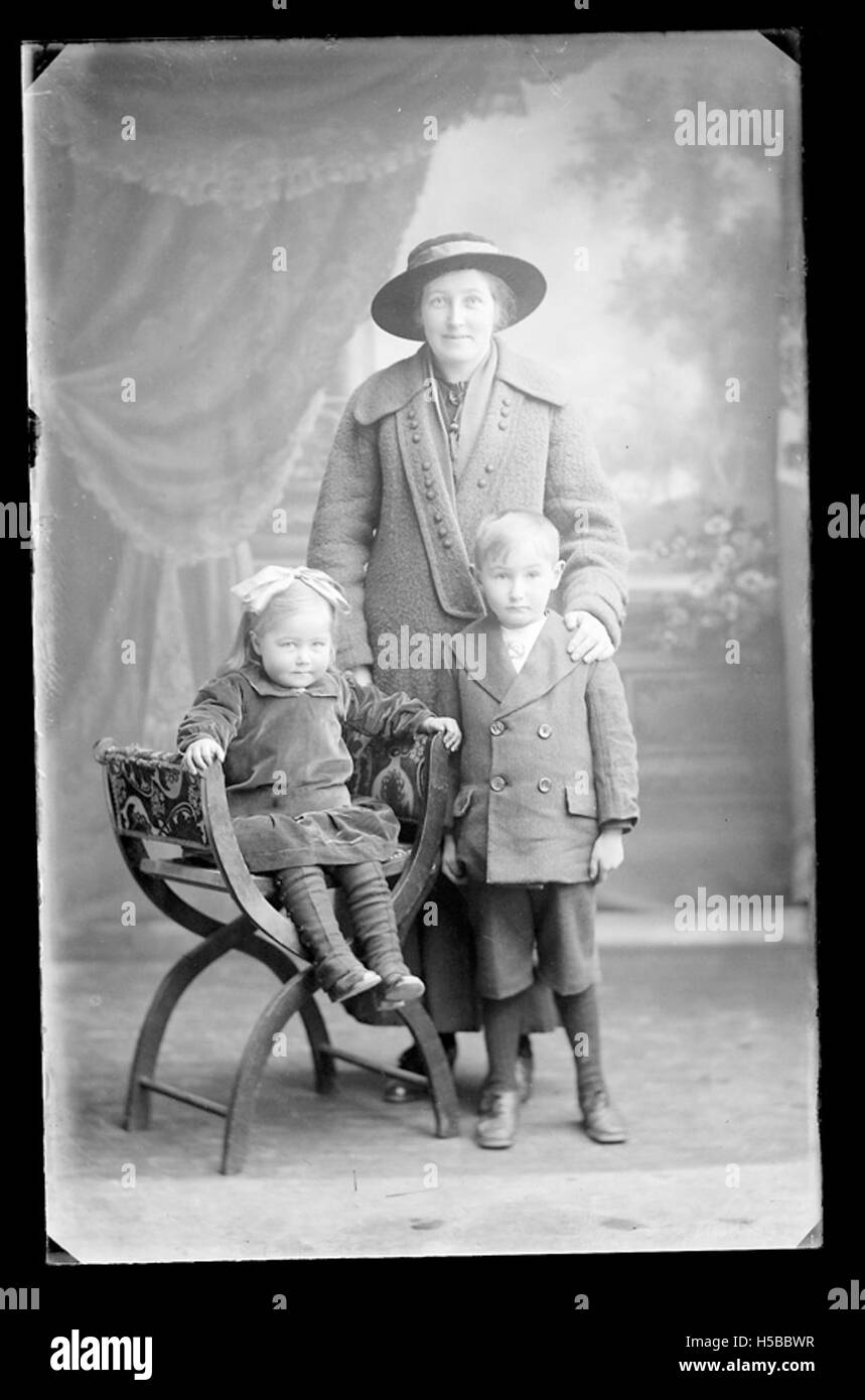 The image, marked as 'D1422 B76545 L 02', refers to an archival ...