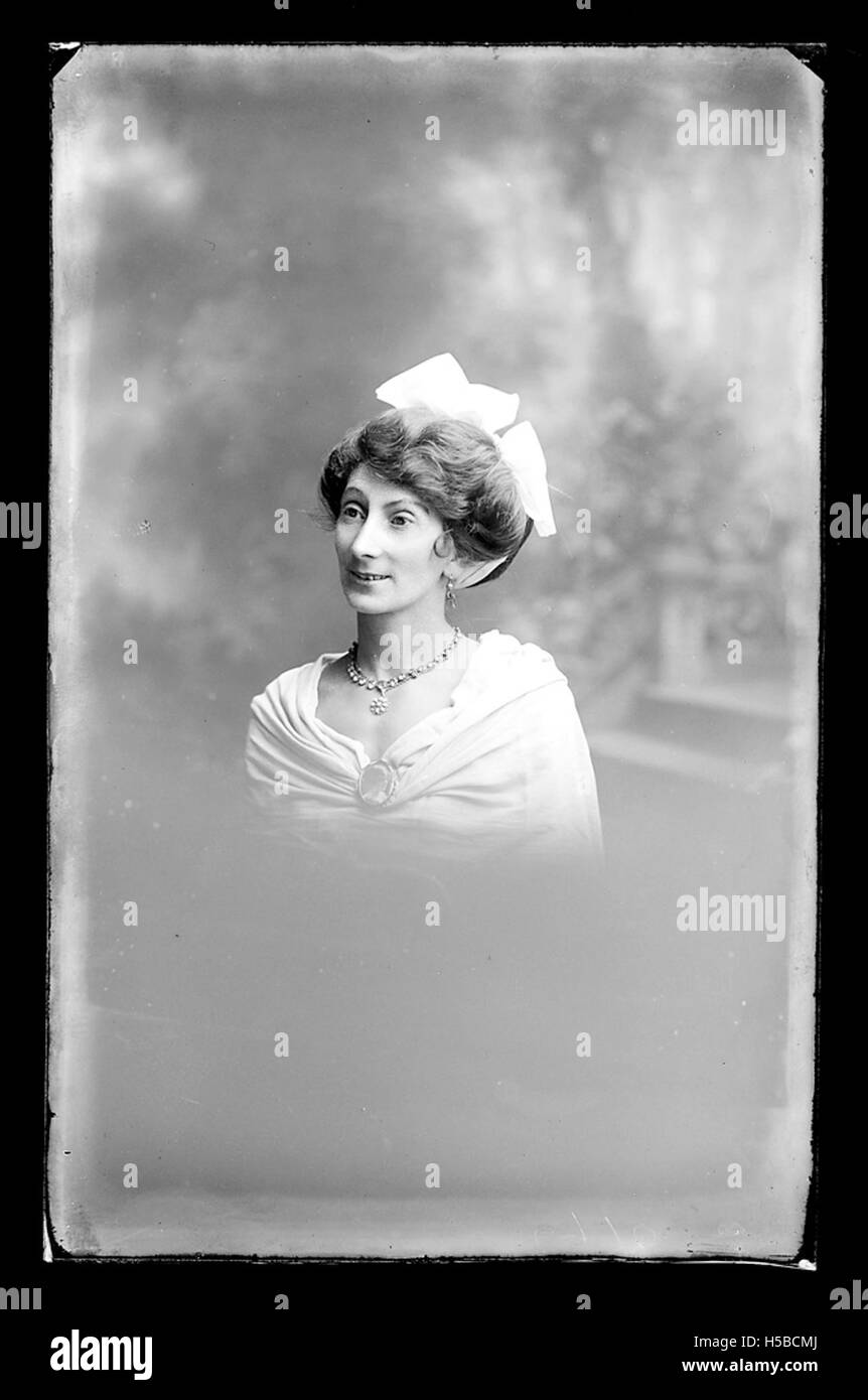 Collection identification hi-res stock photography and images - Alamy