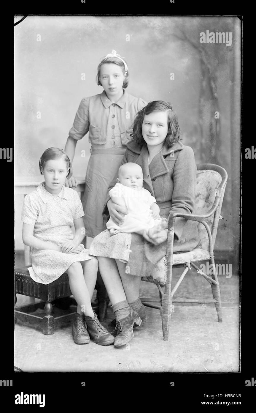 This reference appears to be a unique identification number for a photograph or collection ...