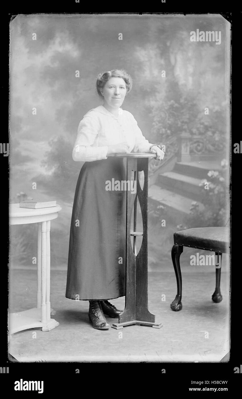 Photograph description number hi-res stock photography and images - Alamy