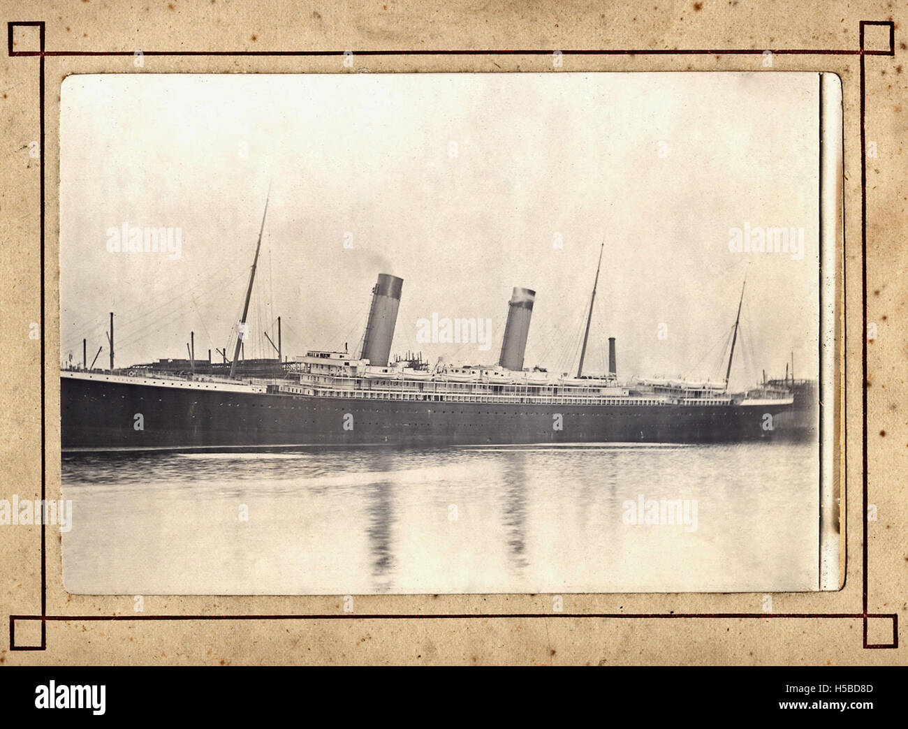 Titanic ship construction hi-res stock photography and images - Alamy