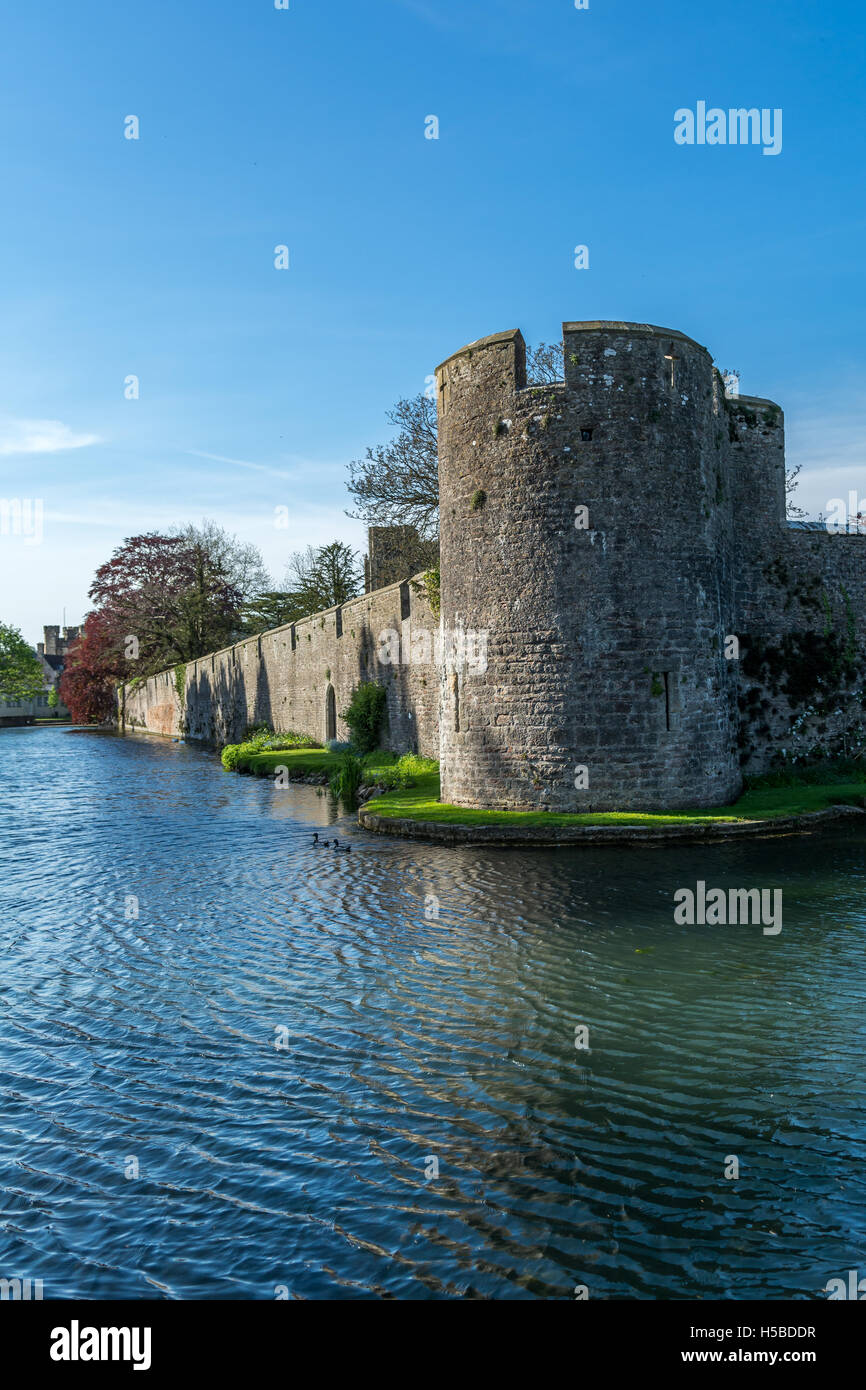 Wells moat hi-res stock photography and images - Alamy