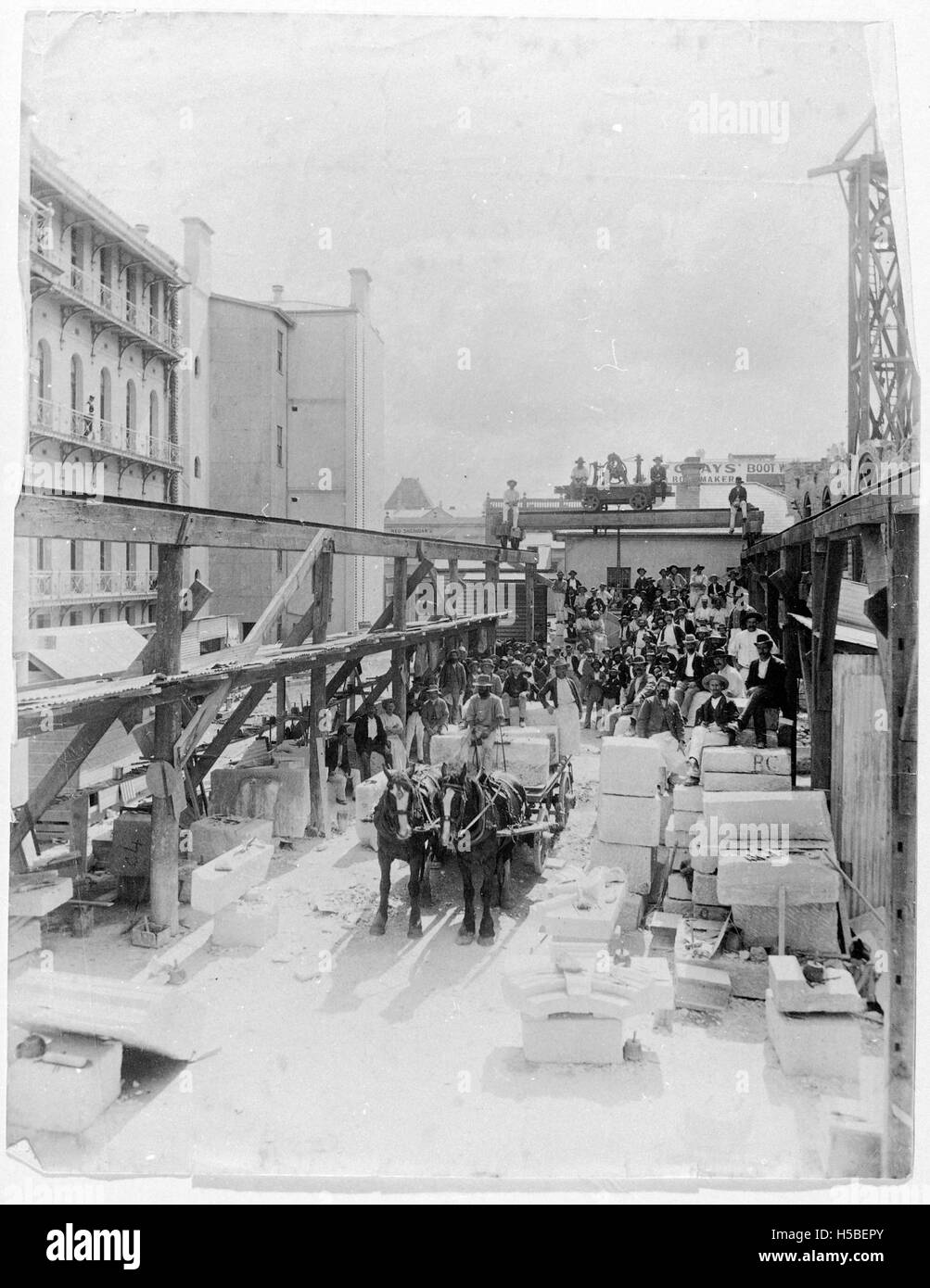 A view of the construction site of the Queensland Treasury Building ...