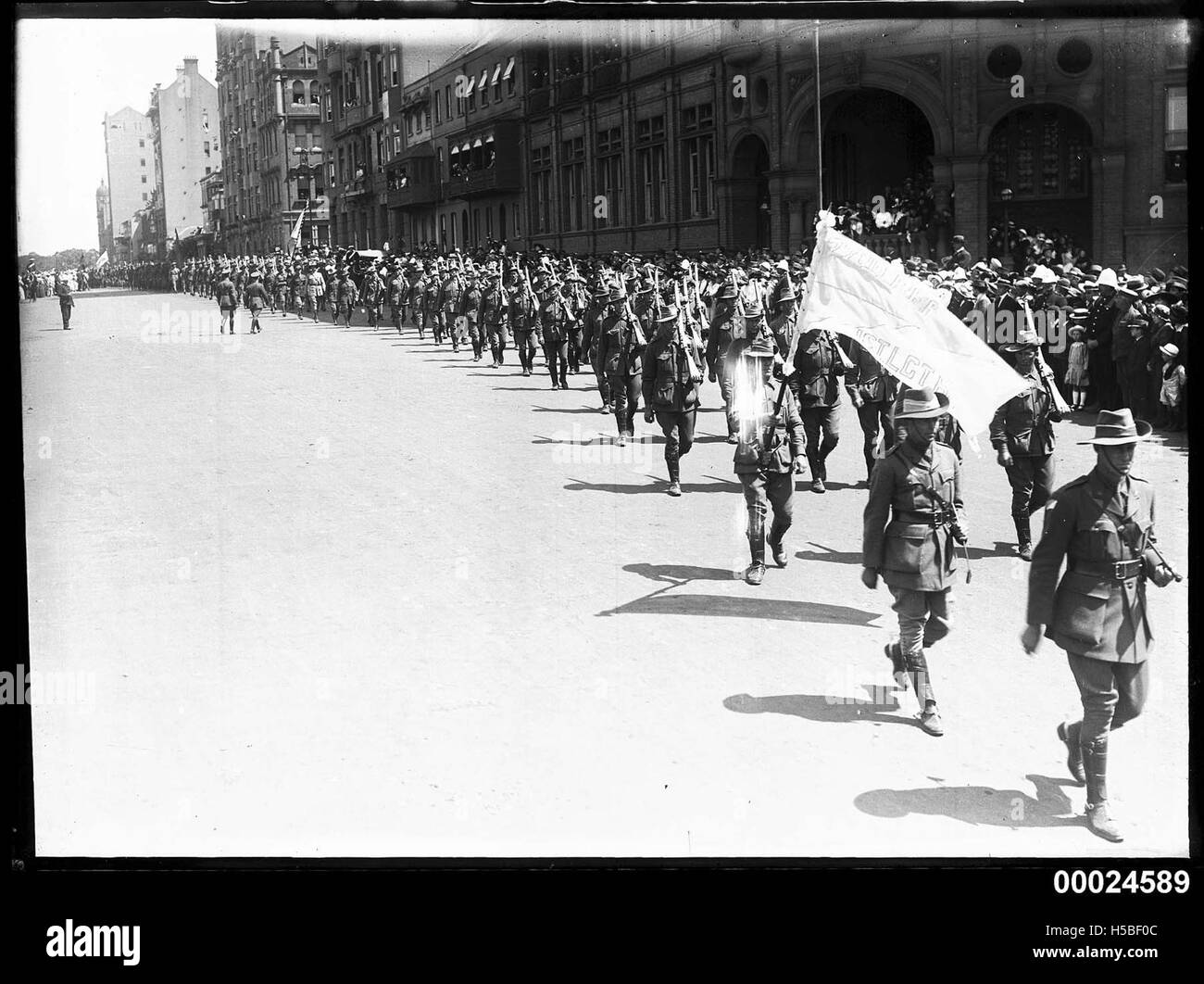 Australian Army soldiers march along Macquarie Street in Sydney between ...