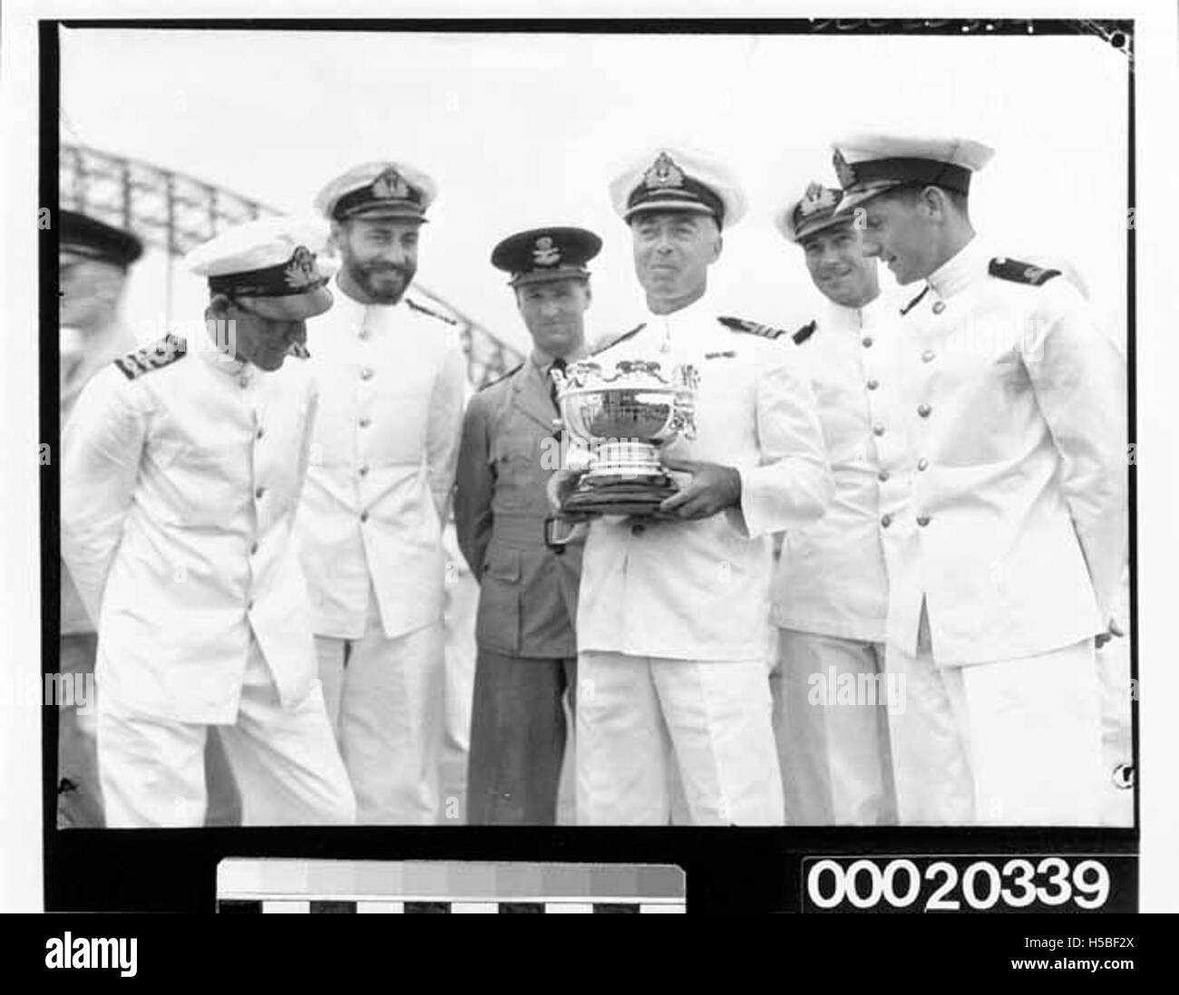 This image shows the crew of the HMAS Sydney (II) upon its return to ...