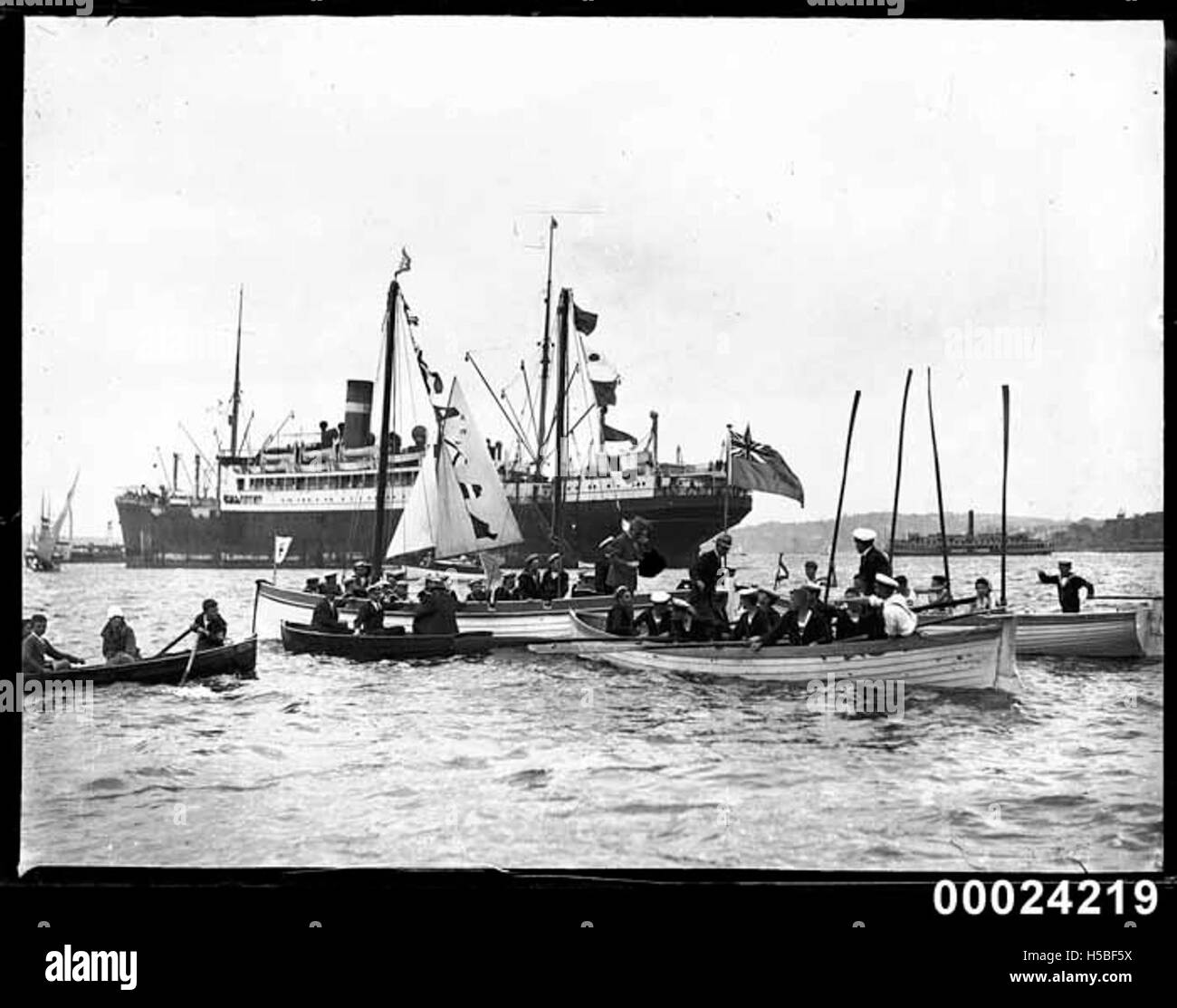 Boats in harbor on Black and White Stock Photos & Images - Alamy