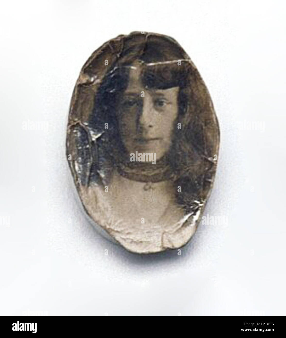This miniature photograph of Lily Knapton likely depicts a notable ...