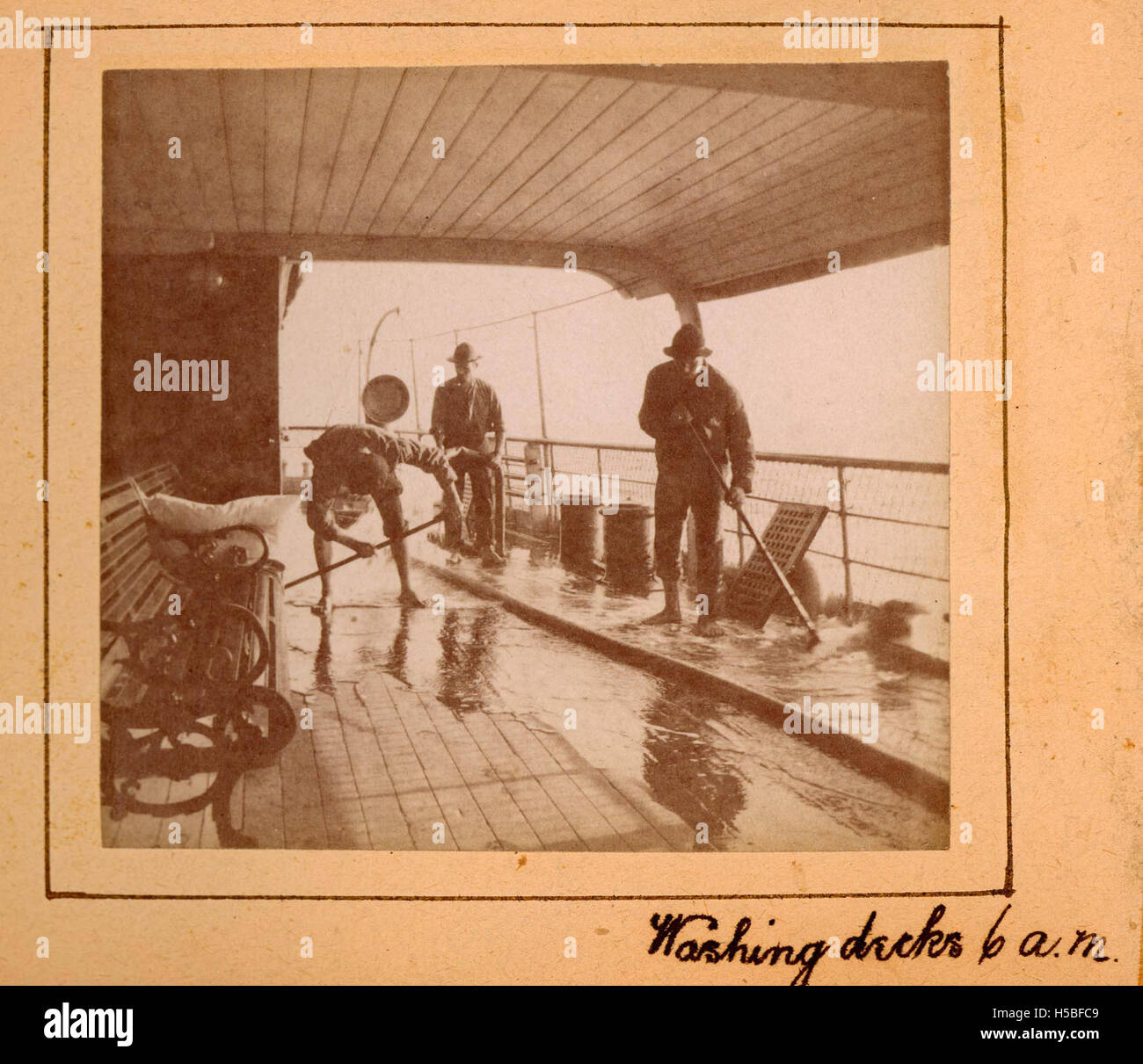 Maintenance decks hi-res stock photography and images - Alamy