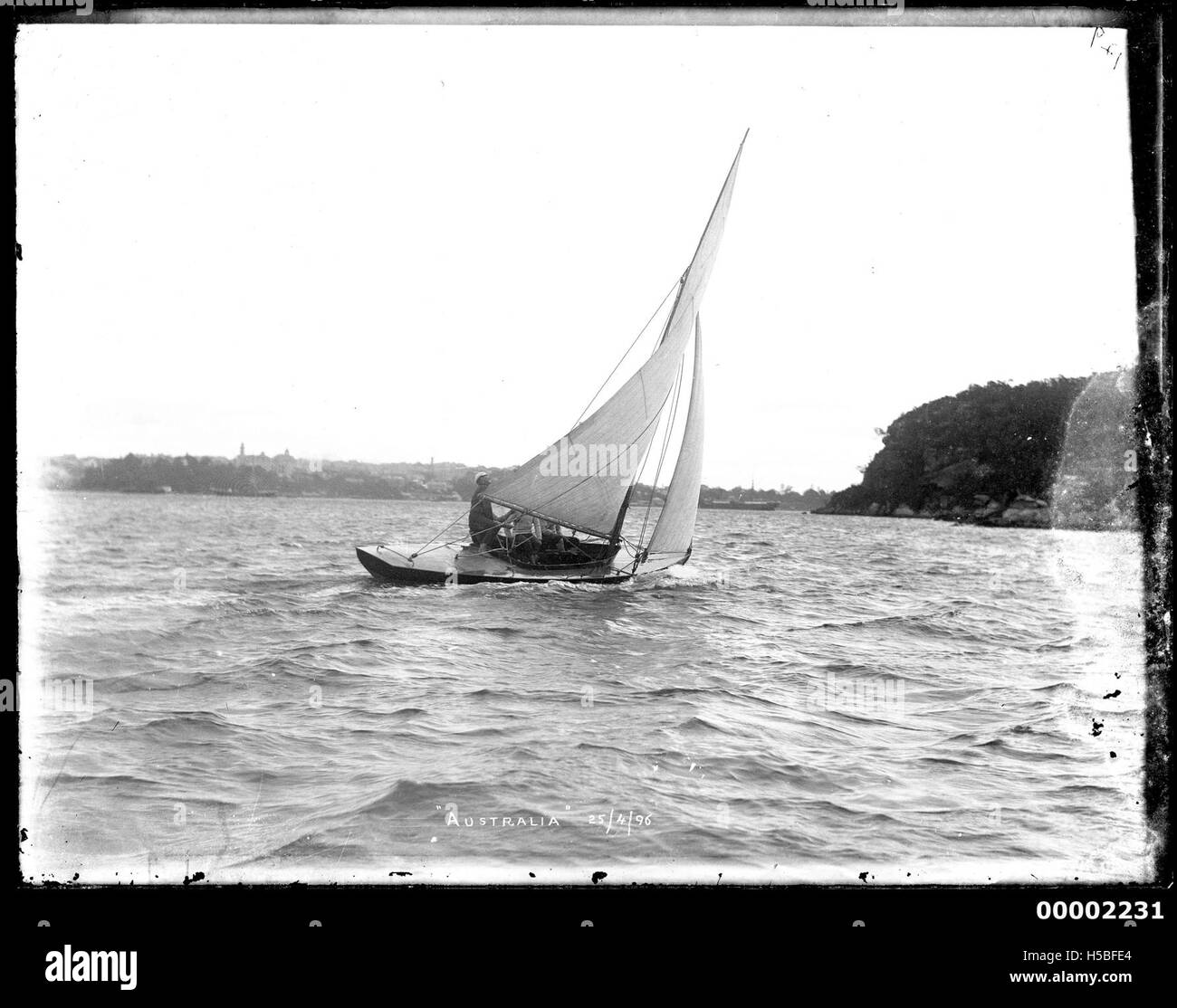 Sloop AUSTRALIA under sail, Sydney Harbour Stock Photo - Alamy