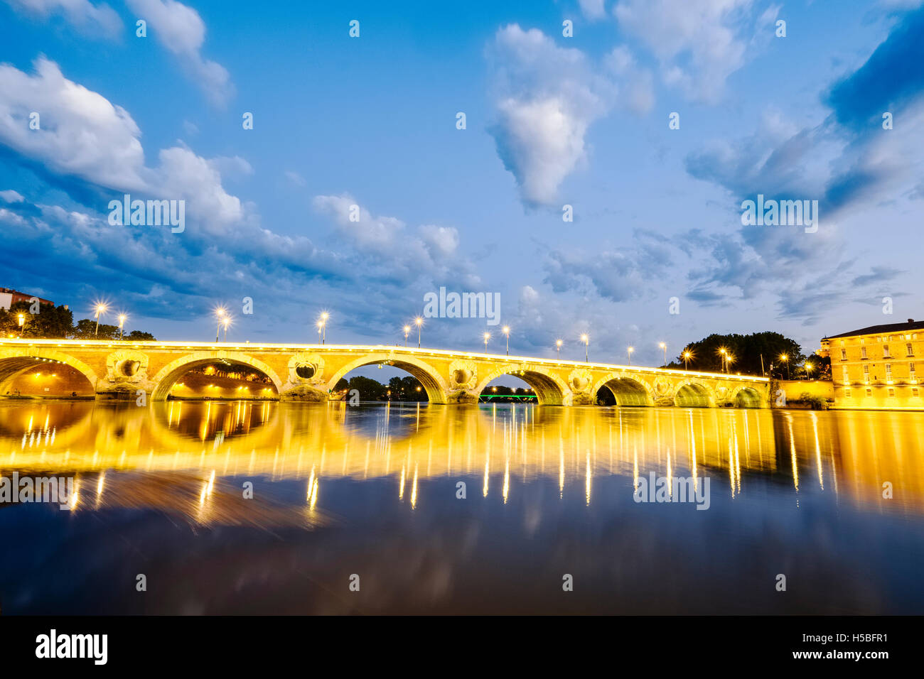 Pont Neuf bridge River Garonne, Toulouse, France Stock Photo - Alamy