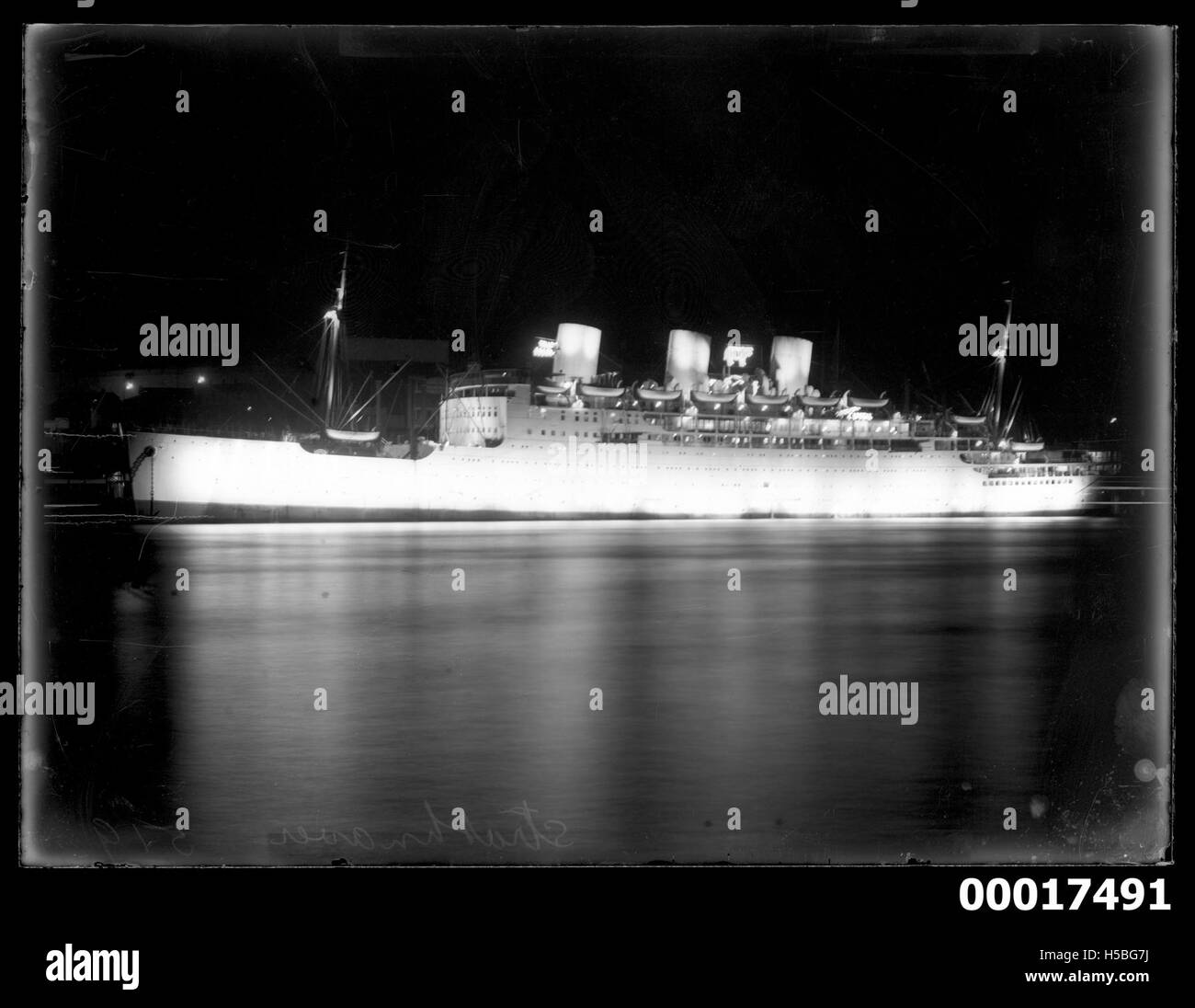 RMS STRATHNAVER probably berthed at Circular Quay in Sydney, 1931-1939 ...