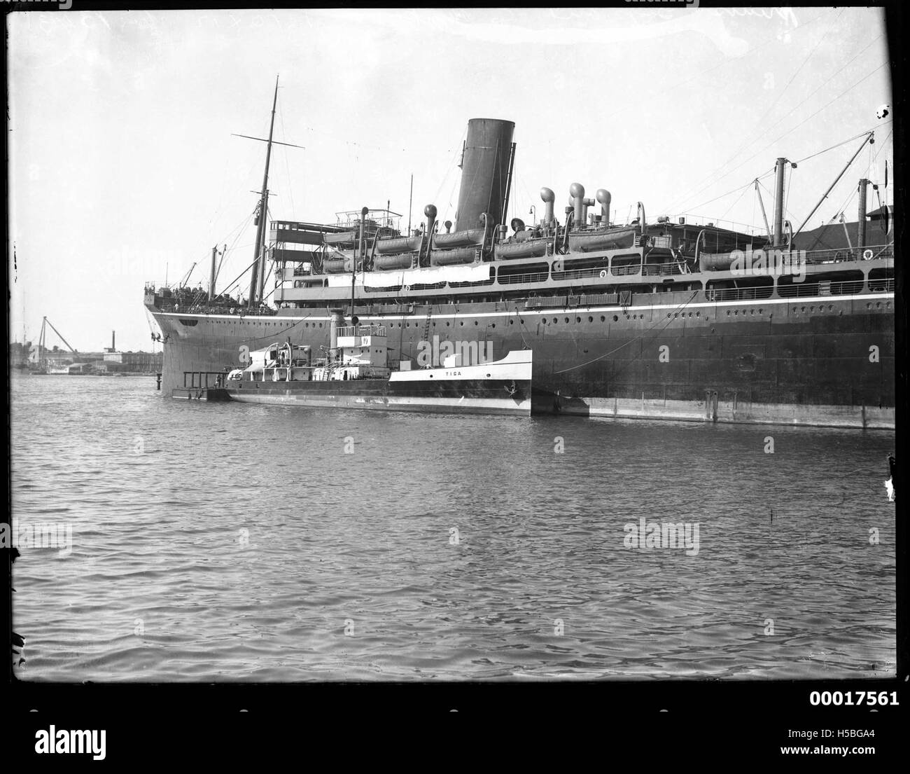 Shell oil tanker Black and White Stock Photos & Images - Alamy