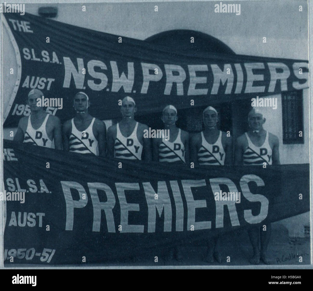 The Dee Why senior R&R (Rescue and Resuscitation) team celebrates their ...