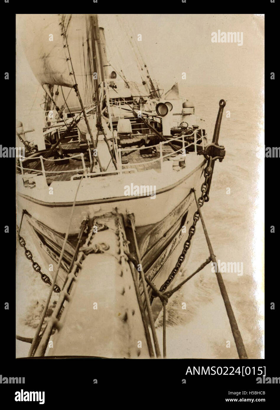 Sailing bowsprit historic hi-res stock photography and images - Alamy