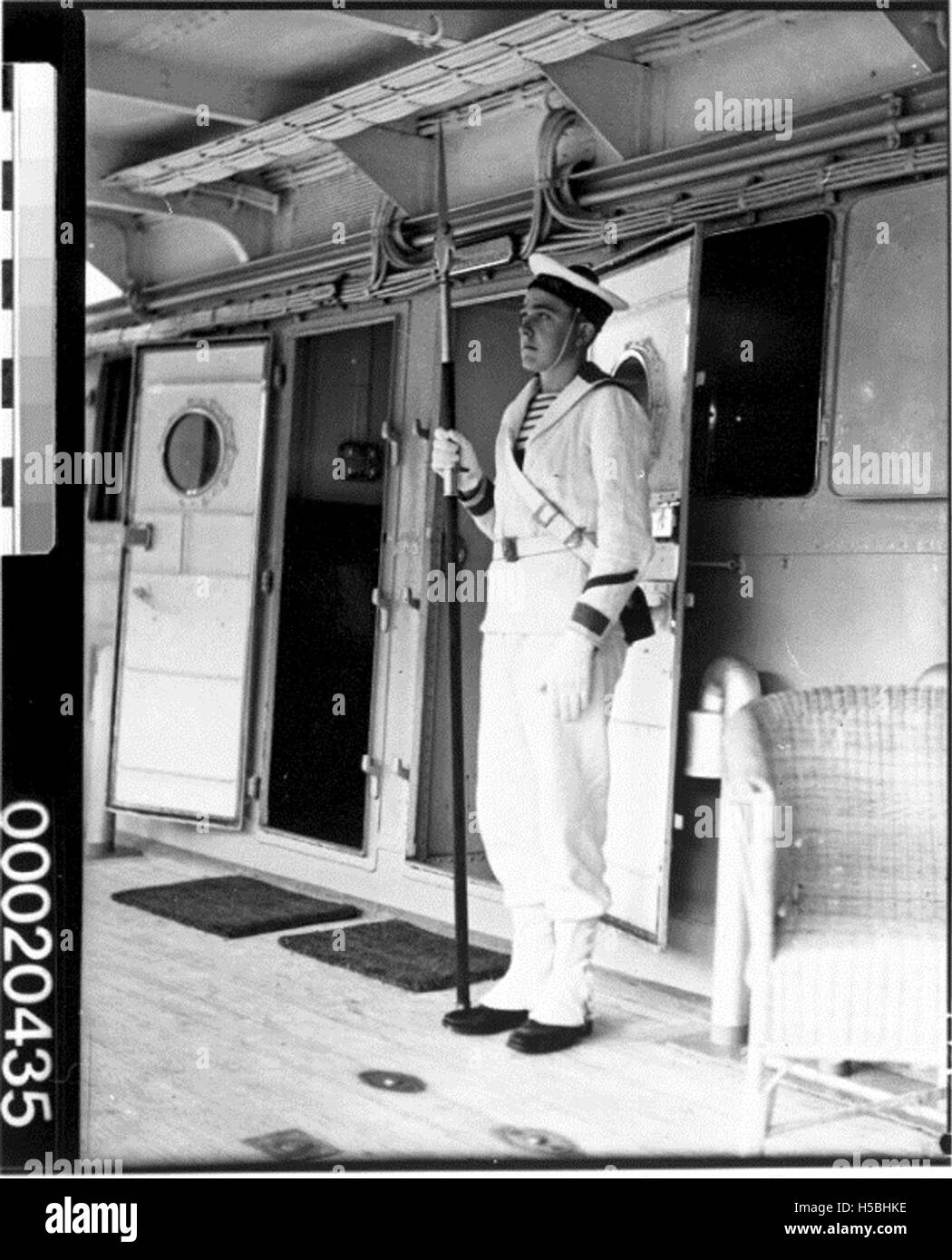 French navy uniform hi-res stock photography and images - Alamy