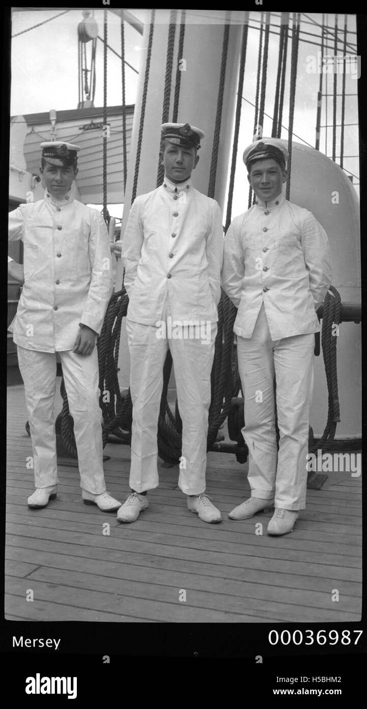 Members officers cadets training hi-res stock photography and images ...