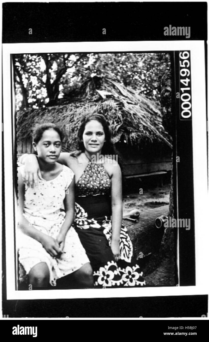 Polynesian girls hi-res stock photography and images - Alamy