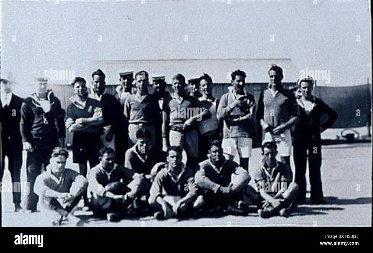 Vintage rugby team group photo hi-res stock photography and images - Alamy