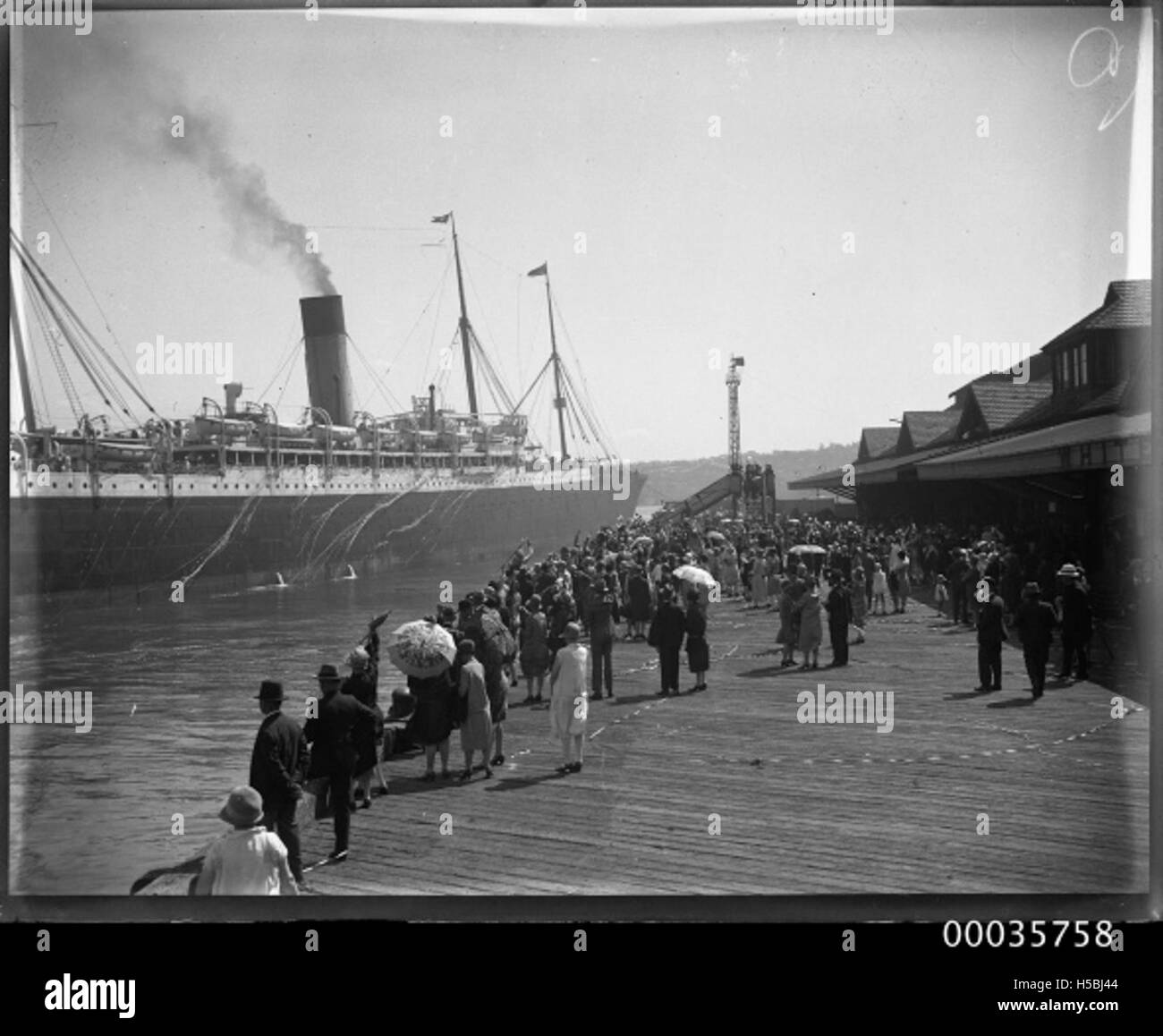 The SS Ceramic, a British ocean liner, departing the White Star Line ...