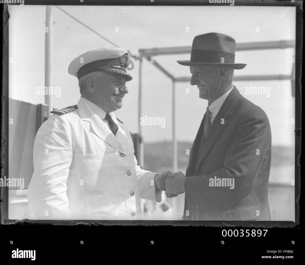 1920s ship captain Black and White Stock Photos & Images - Alamy