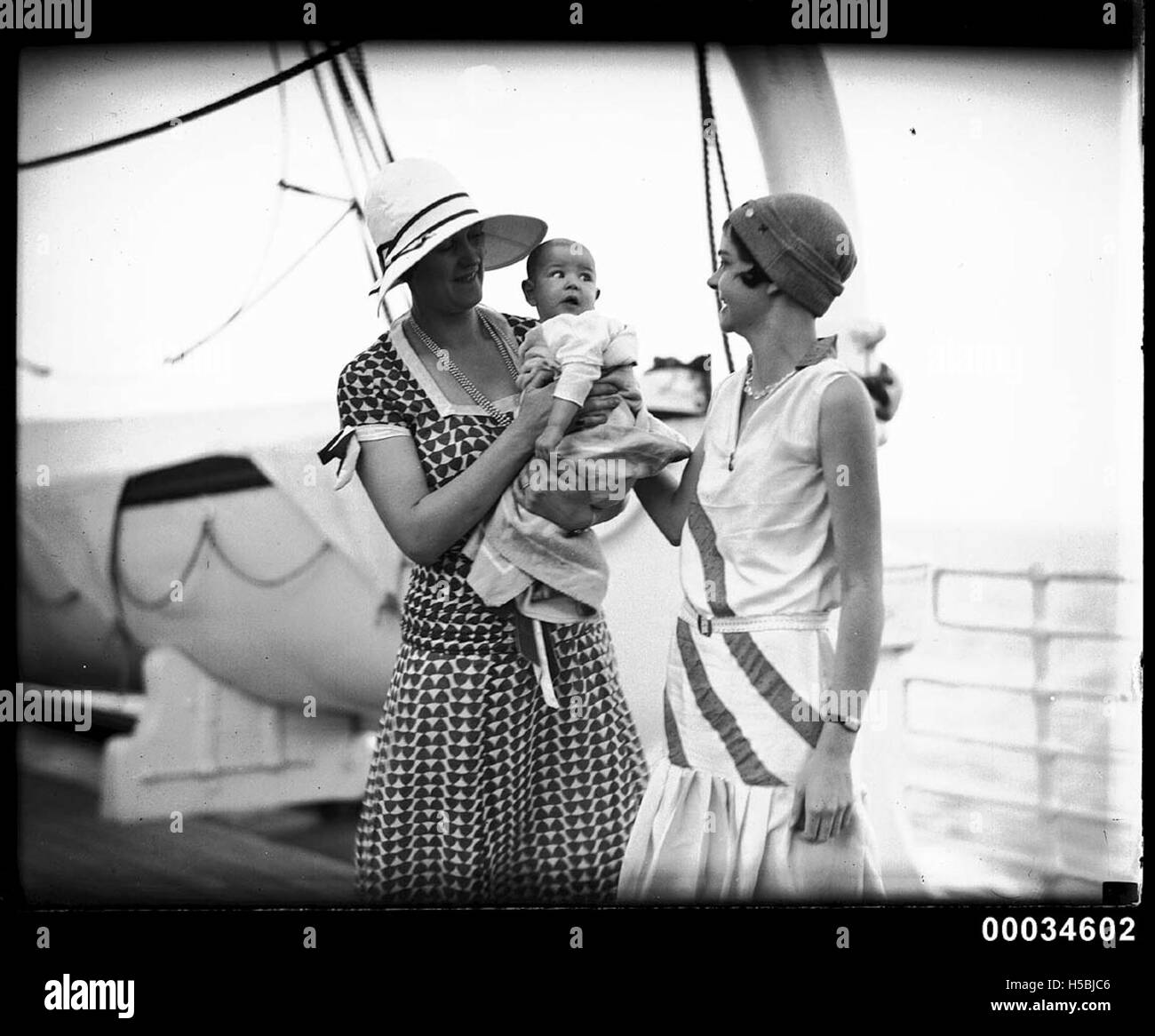 Portrait two women possibly hi-res stock photography and images - Alamy