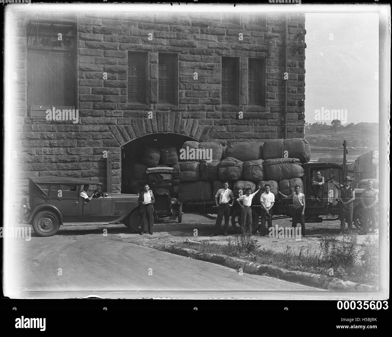 History of australian wool industry Black and White Stock Photos ...