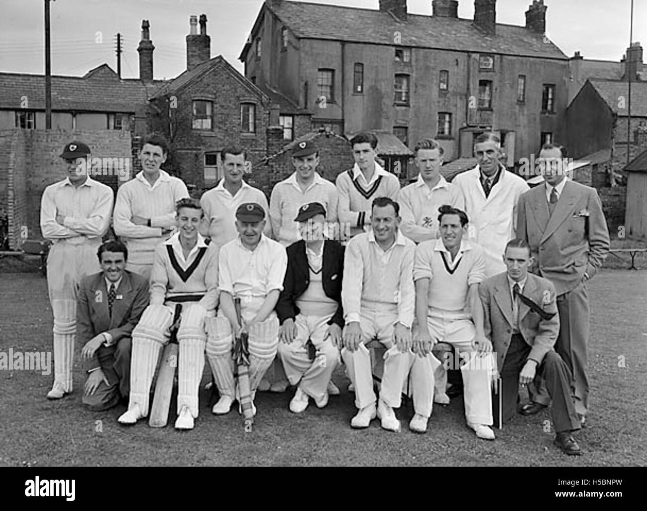 McAlpine cricket cup semi-final, Brymbo v Pontblyddyn Stock Photo - Alamy